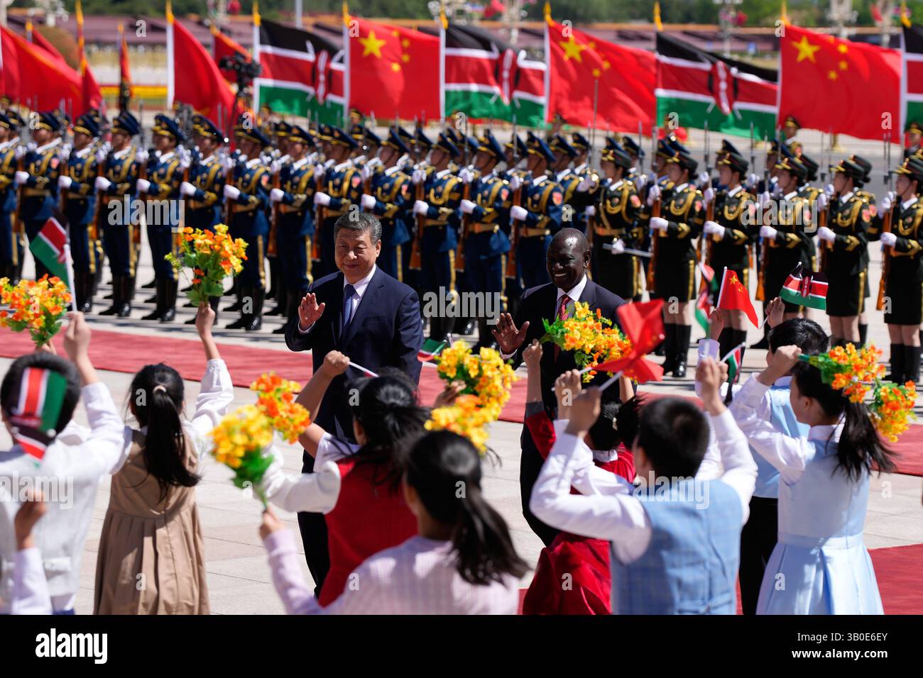 Chinese President Xi Jinping, center left, and Kenyan President William ...