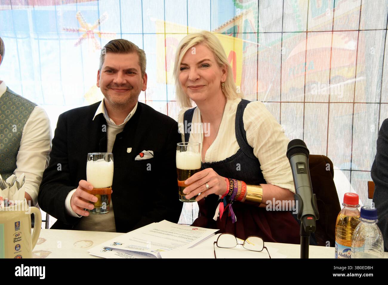 Dieter Krause Prokurist Loewenbraeu AG Tina Kraetz Hippodrom Festwirtin ...