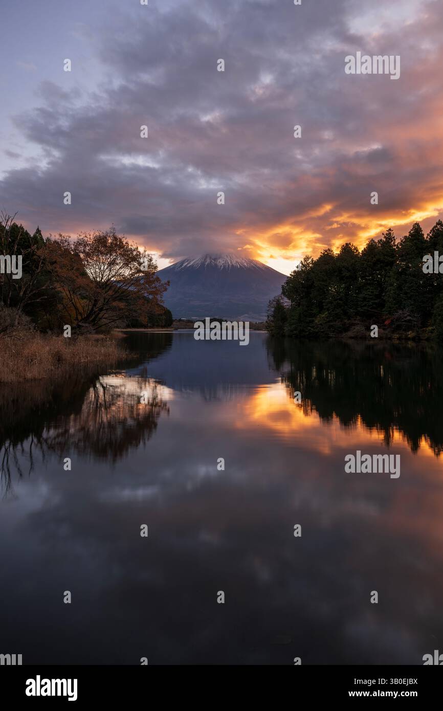 View of Mt Fuji in the morning from Lake Tanuki, Shizuoka, Japan Stock ...