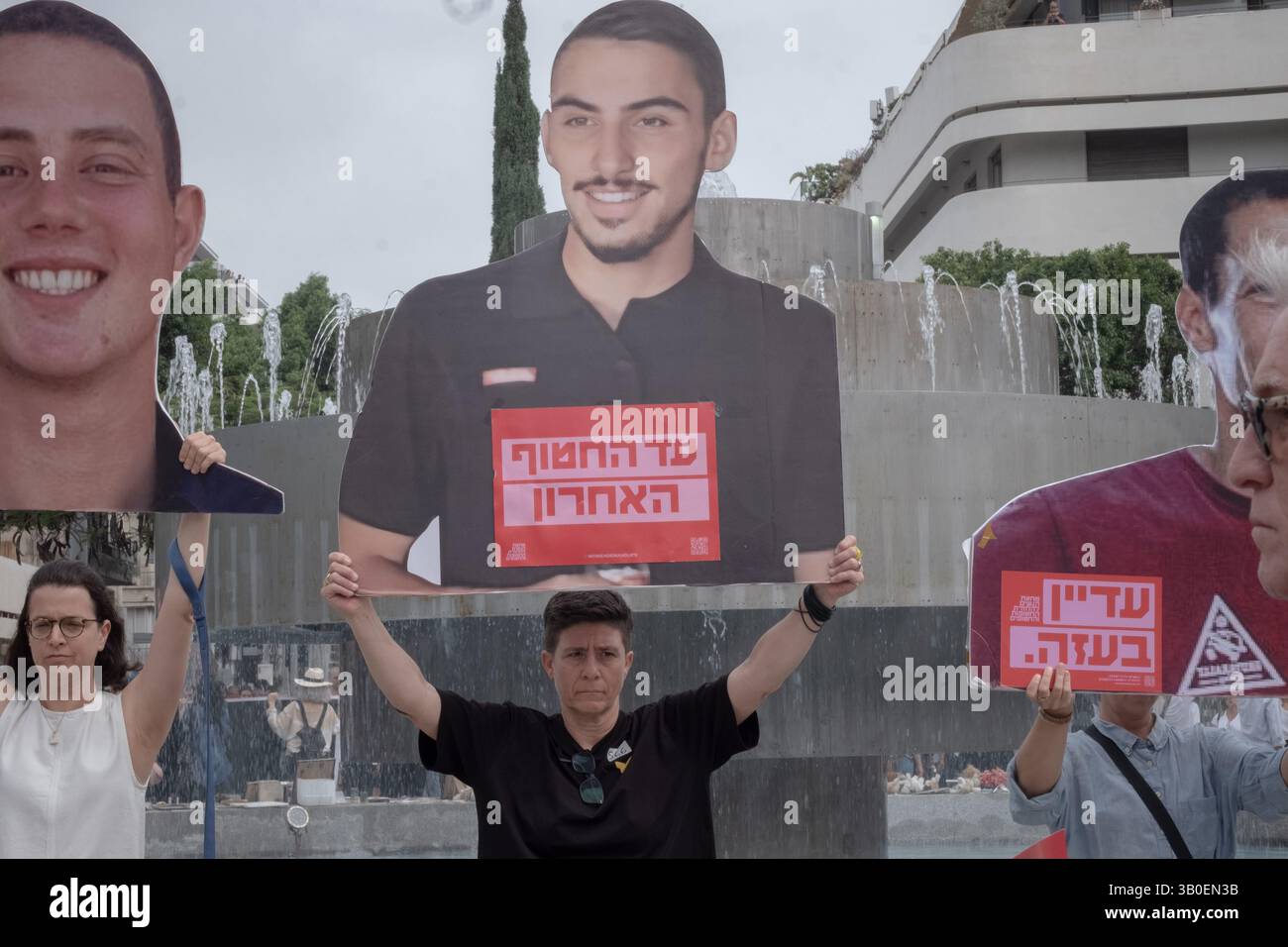 April 23, 2025, Tel Aviv, Tel Aviv, Israel: Crowds gather at Dizengoff ...