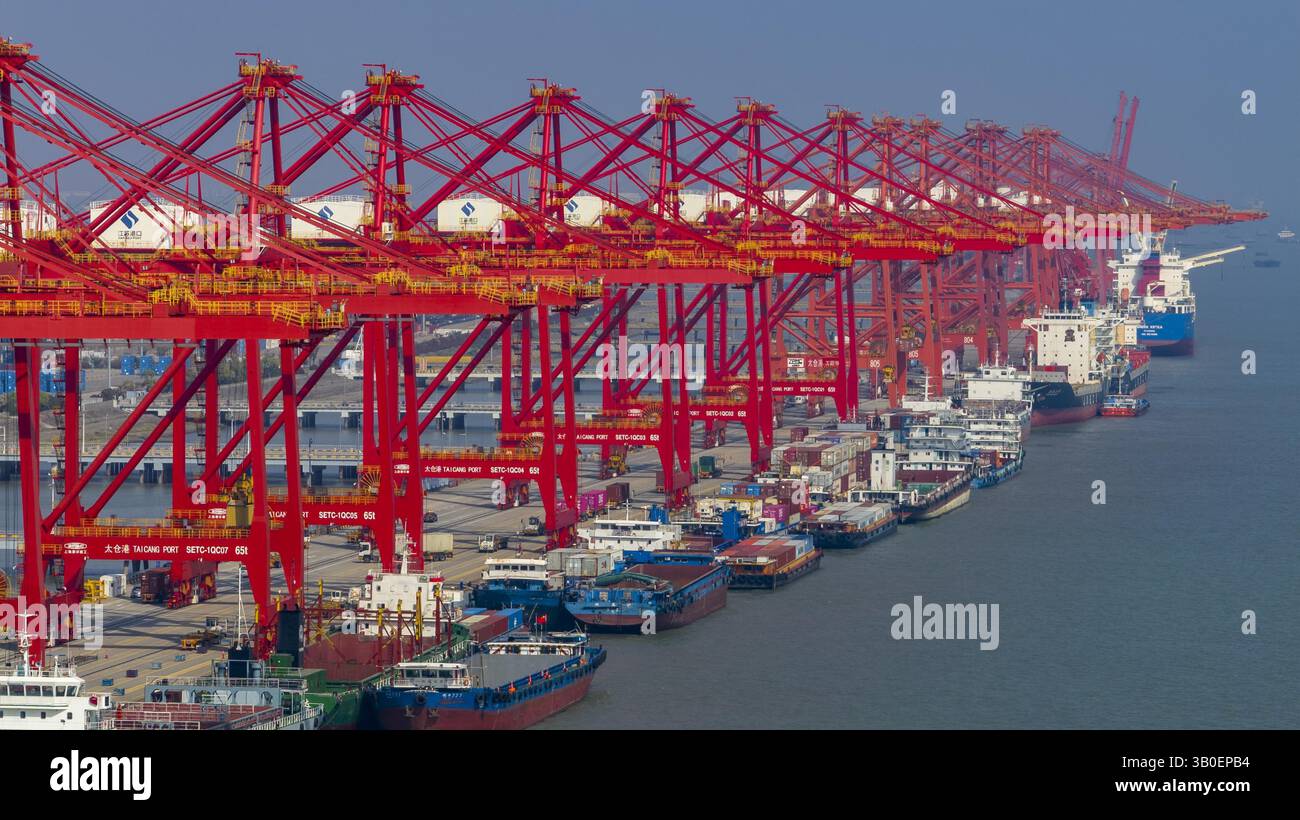 Aerial photos show the container terminal of Taicang Port in Suzhou ...