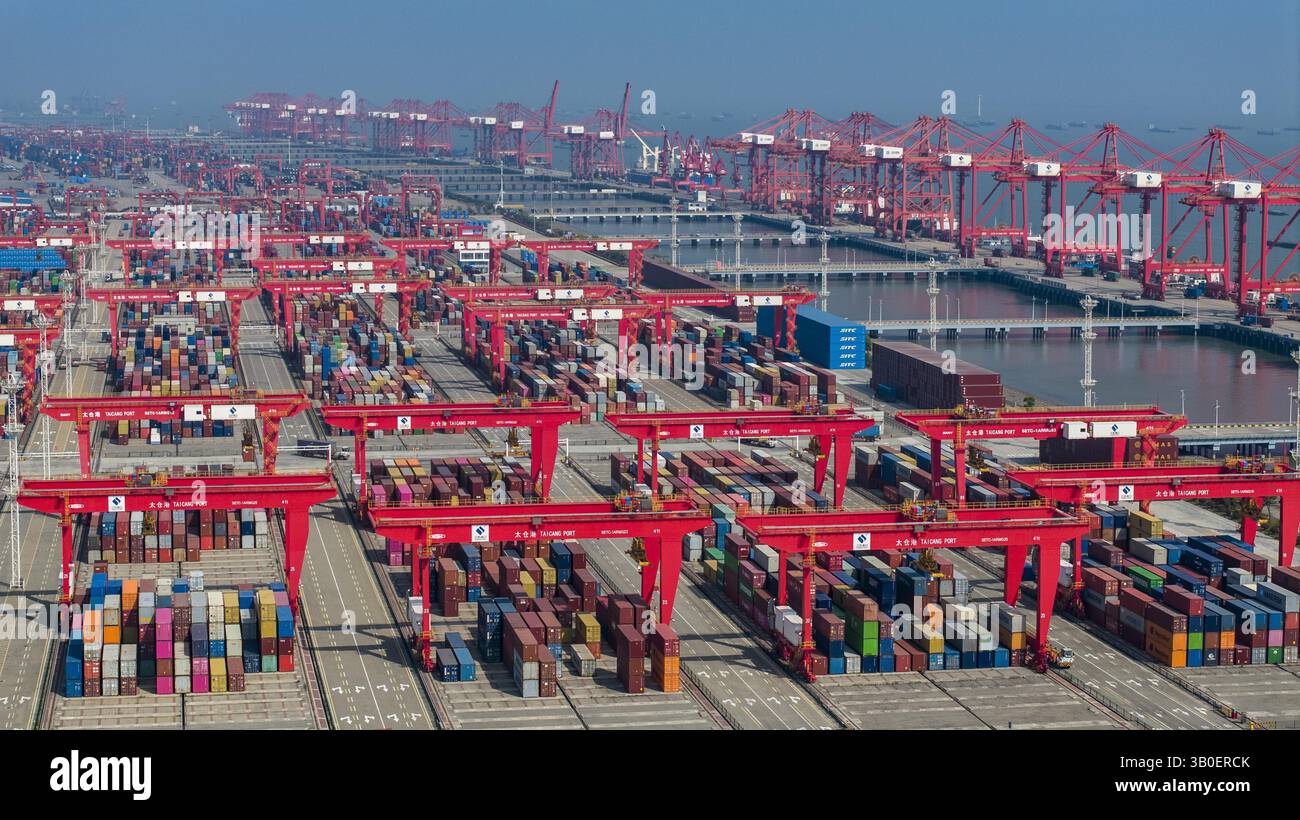 Aerial photos show the container terminal of Taicang Port in Suzhou ...