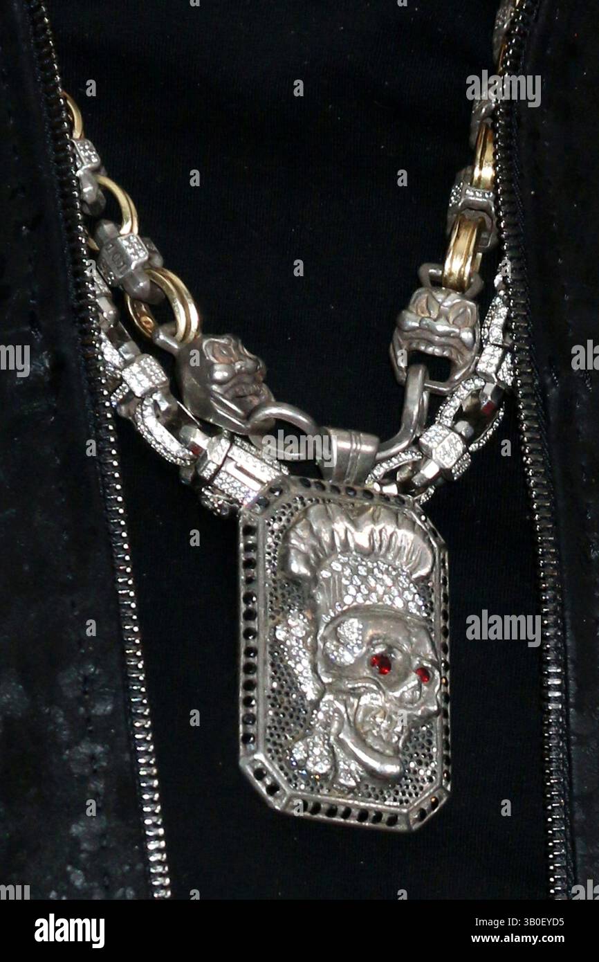 Guy fieri jewelry detail hi-res stock photography and images - Alamy
