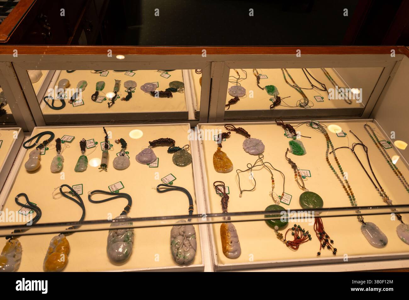 Jade display case hi-res stock photography and images - Alamy