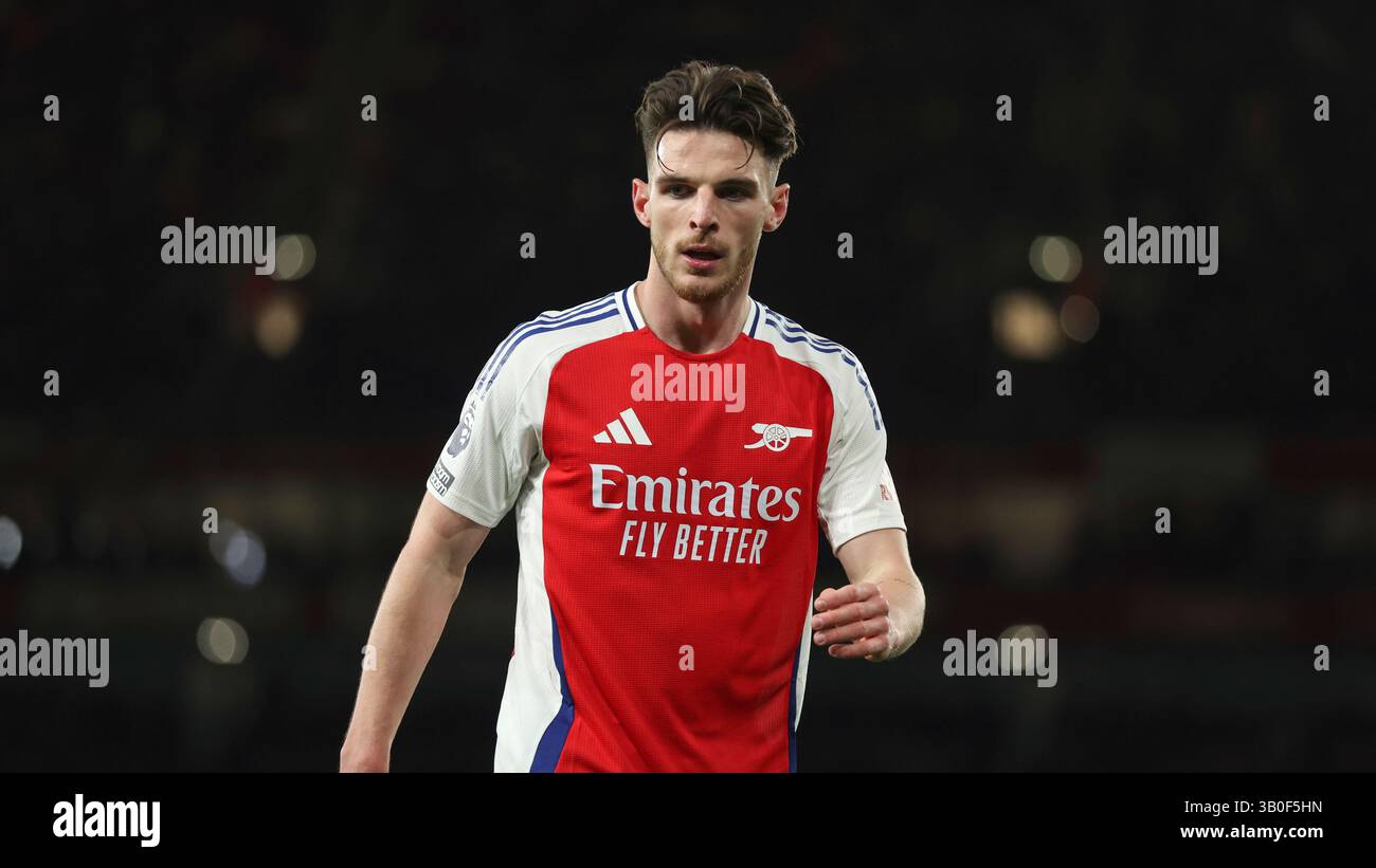 Arsenal's Declan Rice walks on the pitch during the English Premier ...
