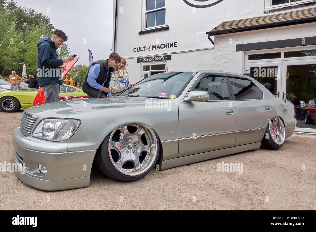 LEXUS LS400 V8 2000 customised and lowered with hydrolastic suspension ...