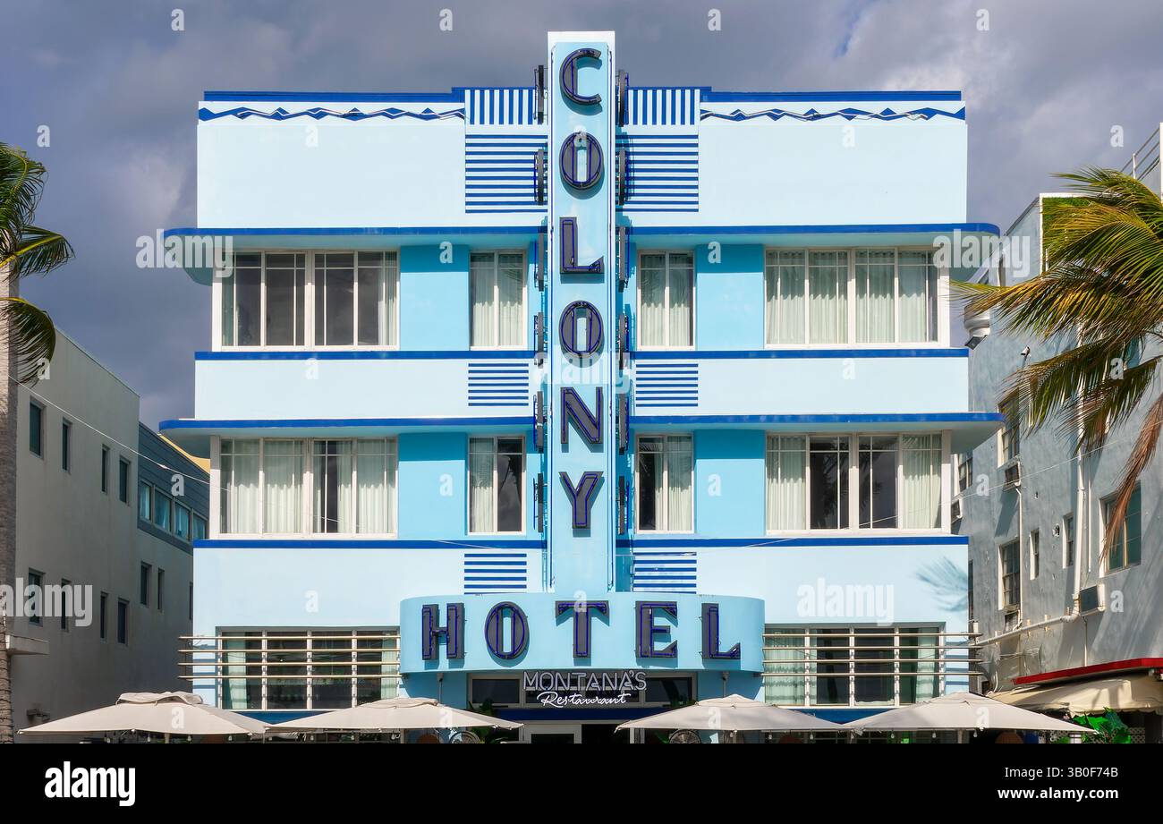 The Colony hotel building facade in Art Deco district, Art Deco ...