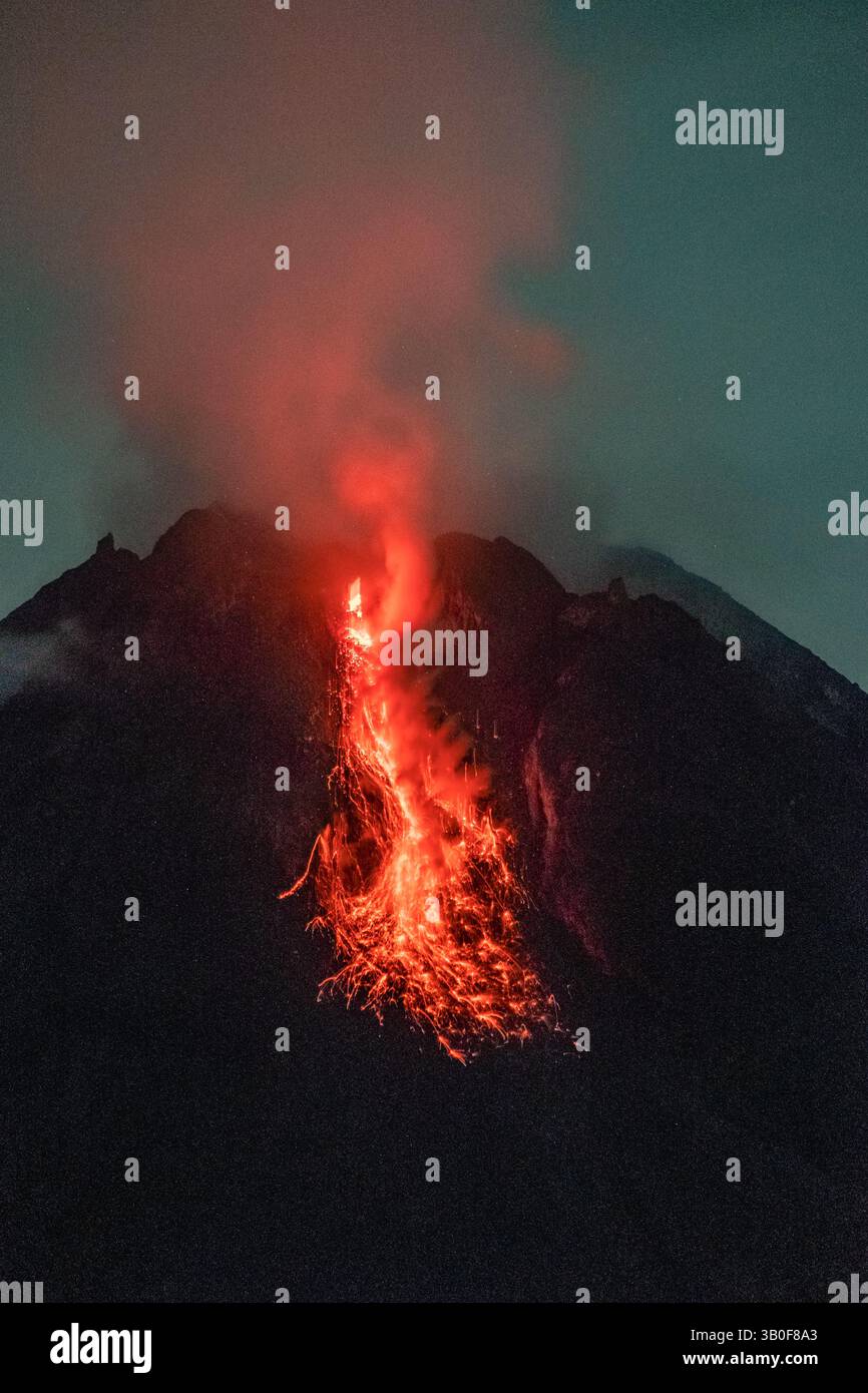 Merapi volcano eruption hi-res stock photography and images - Alamy