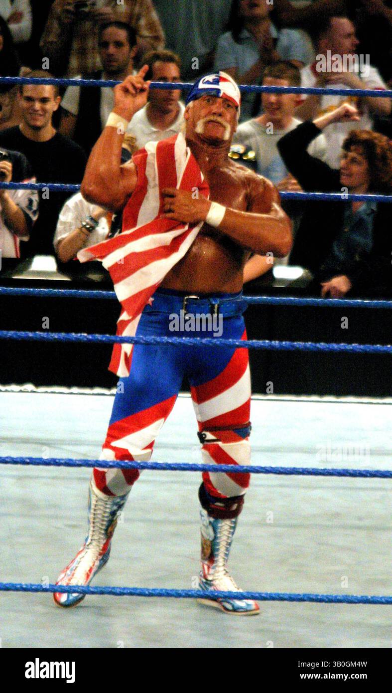 Hulk hogan wwe hi-res stock photography and images - Alamy
