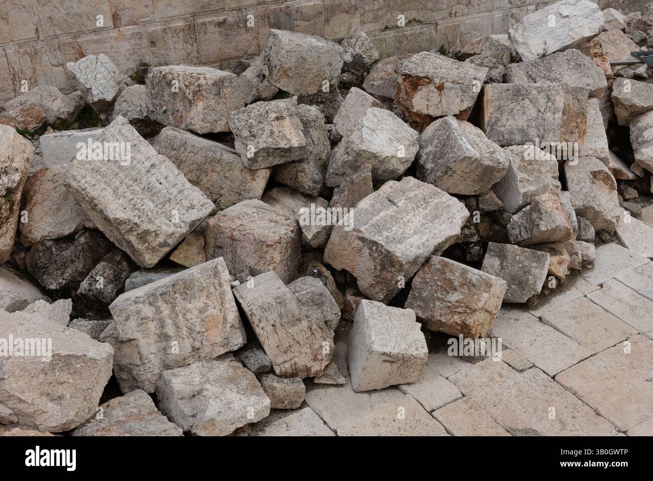 Romans destroy jewish temple hi-res stock photography and images - Alamy