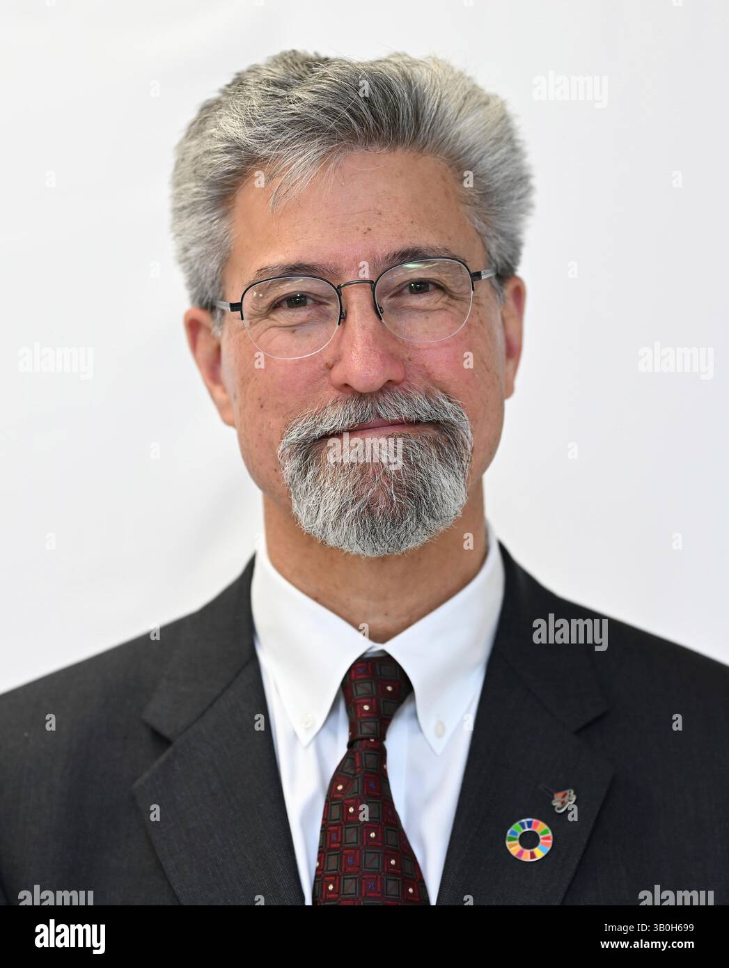 Seven & i Holdings' next president, Steven Hayes Dacus, speaks in a ...