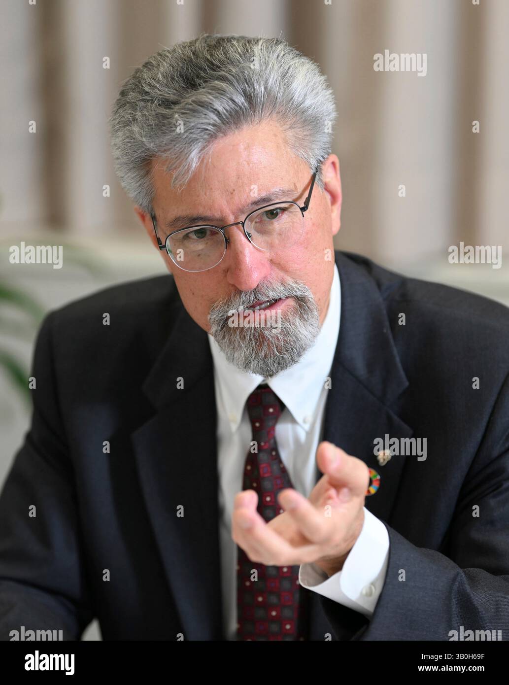 Seven & i Holdings' next president, Steven Hayes Dacus, speaks in a ...