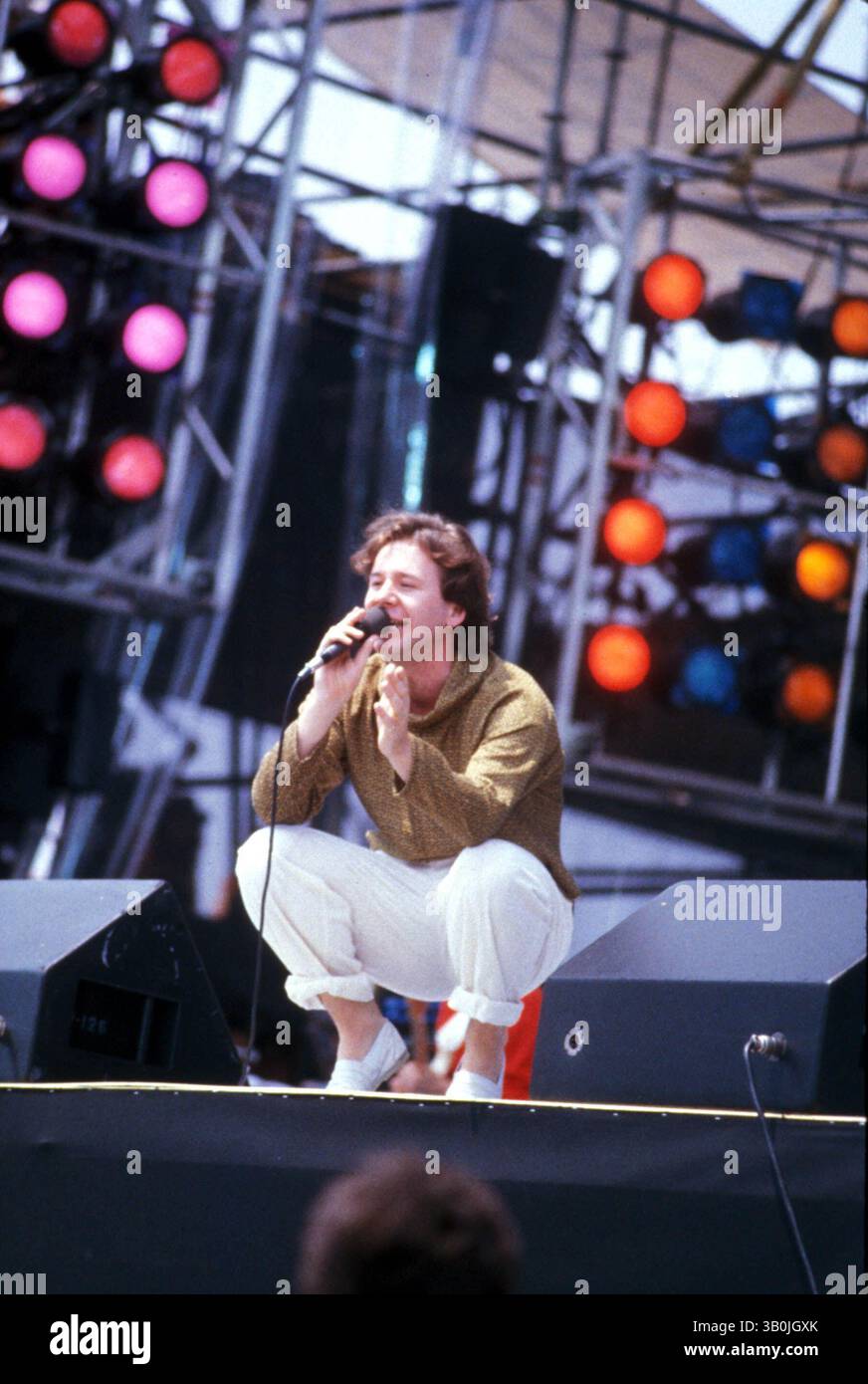 Live aid 1985 simple minds hi-res stock photography and images - Alamy