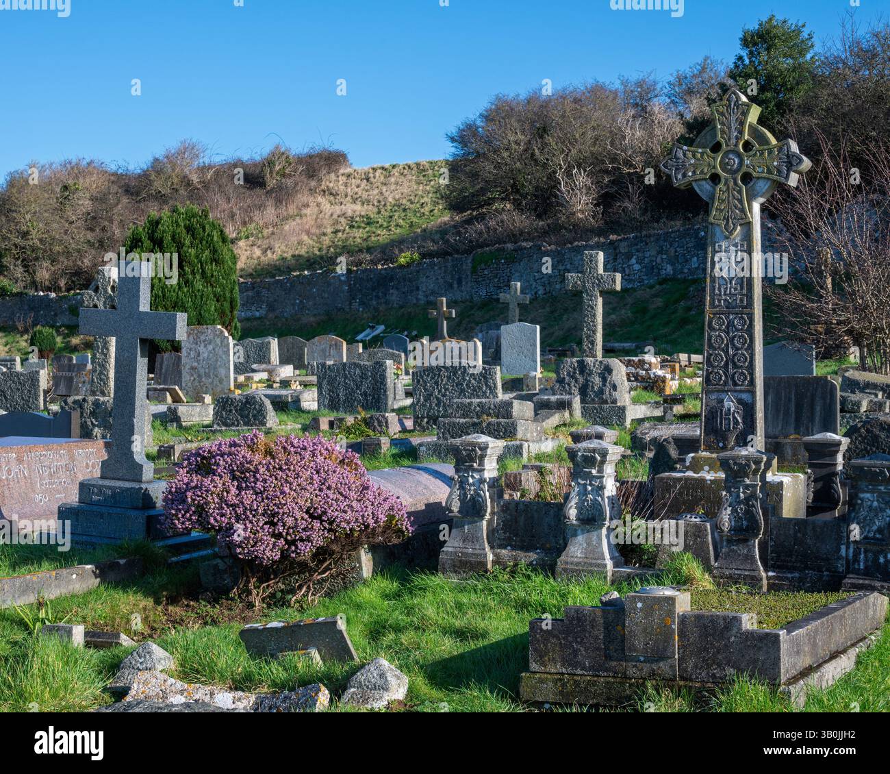 A picture of gravestones and monuments in Clevedon Cemetery, St Andrews ...