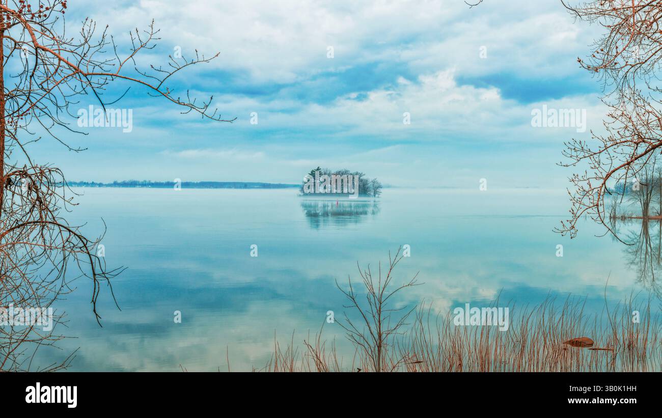 Lake of Two Mountains - Vaudreuil-Dorion views Stock Photo - Alamy