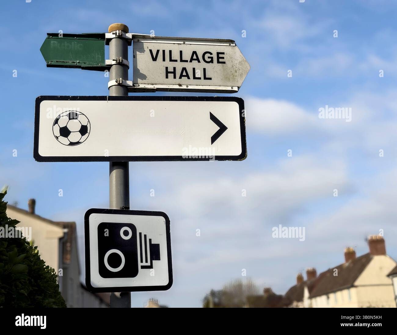 Multiple road sign hi-res stock photography and images - Alamy