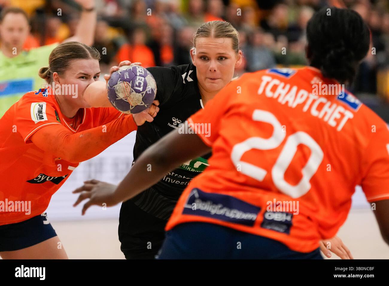 Odense, Denmark. 23rd Apr, 2025. Martha Nickelsen (11) of Copenhagen ...