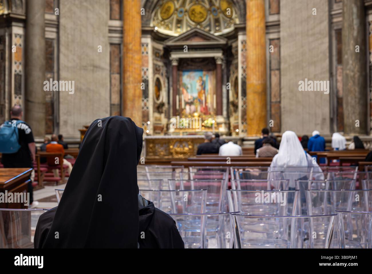 15-04-2025 Saint Peter's Basilica, Vatican City, Rome, Italy. Nuns ...