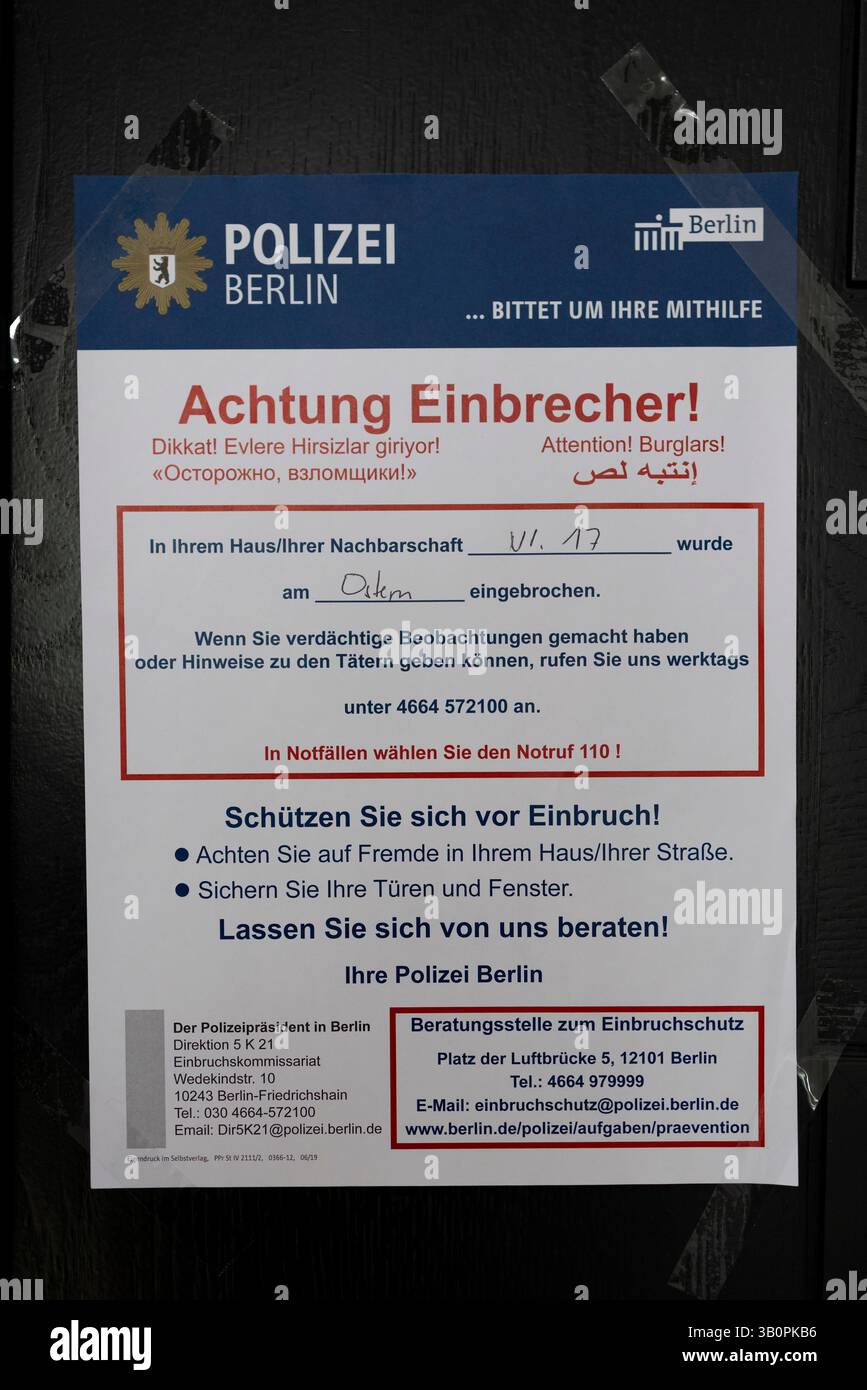 Police notice - "Beware of burglars!" after a break-in in a stairwell ...