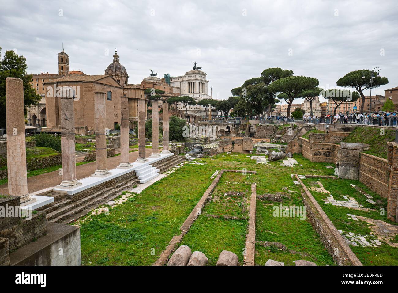 17-04-2025 Rome, Italy. Famous Roman Forum with crowds of tourist ...