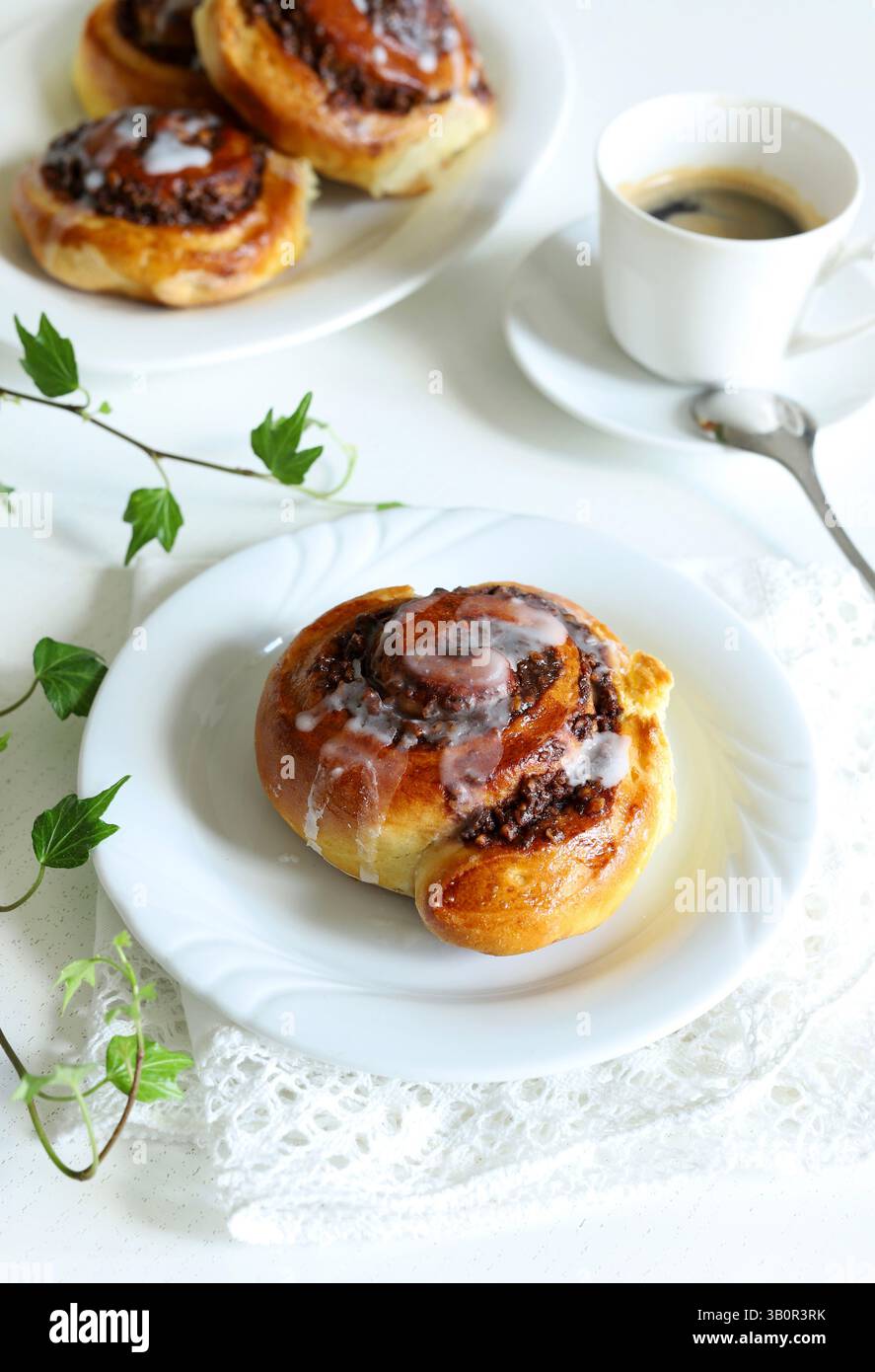 Roll veil hi-res stock photography and images - Alamy