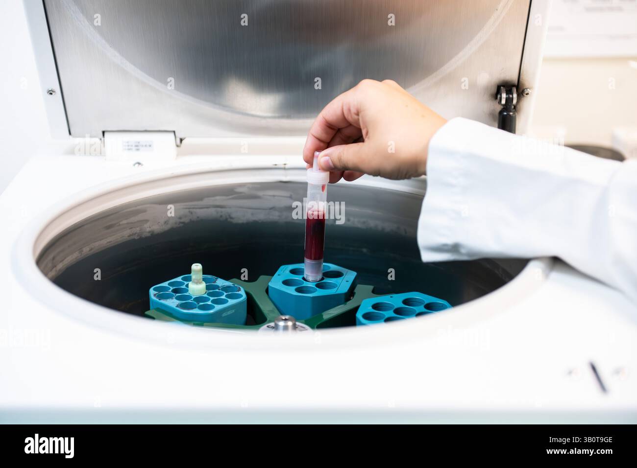 Balingen, Germany. 24th Apr, 2025. Asiye Cal, medical-technical ...