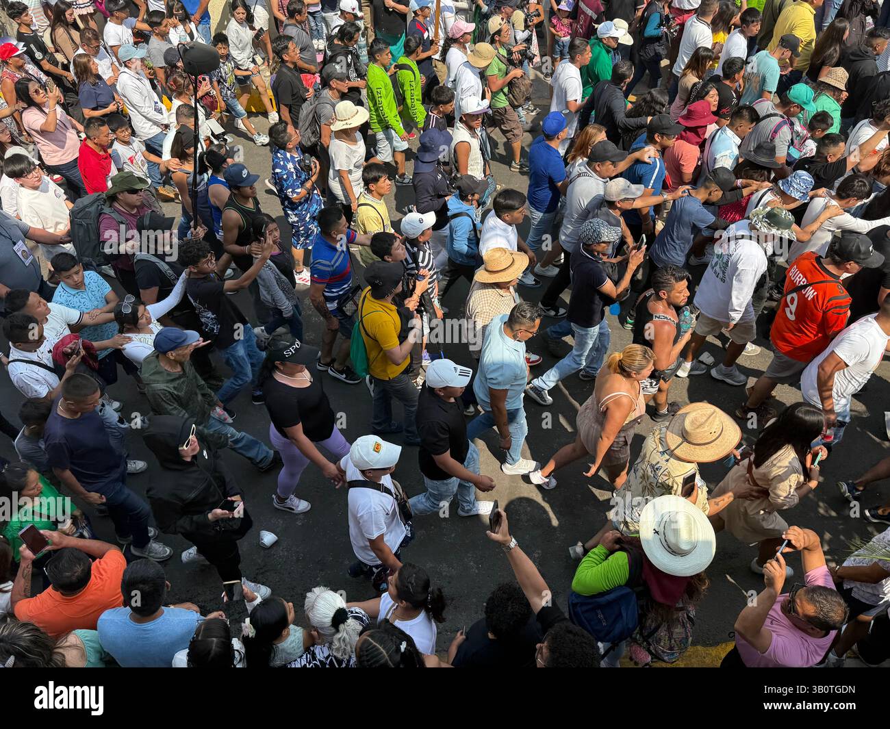Dense crowd in the street, Mexico city, Mexico Stock Photo - Alamy