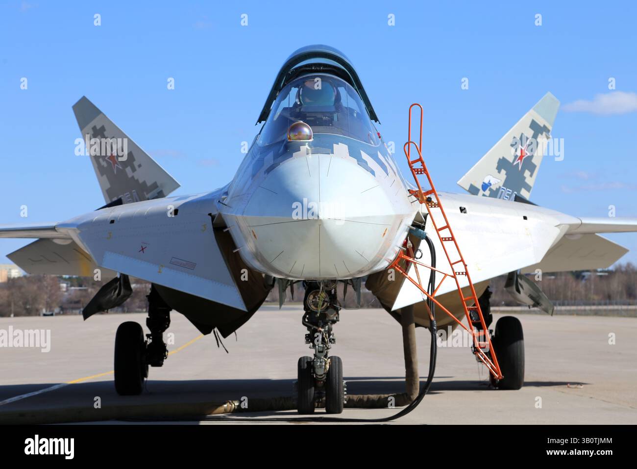 Sukhoi su 57 hi-res stock photography and images - Alamy