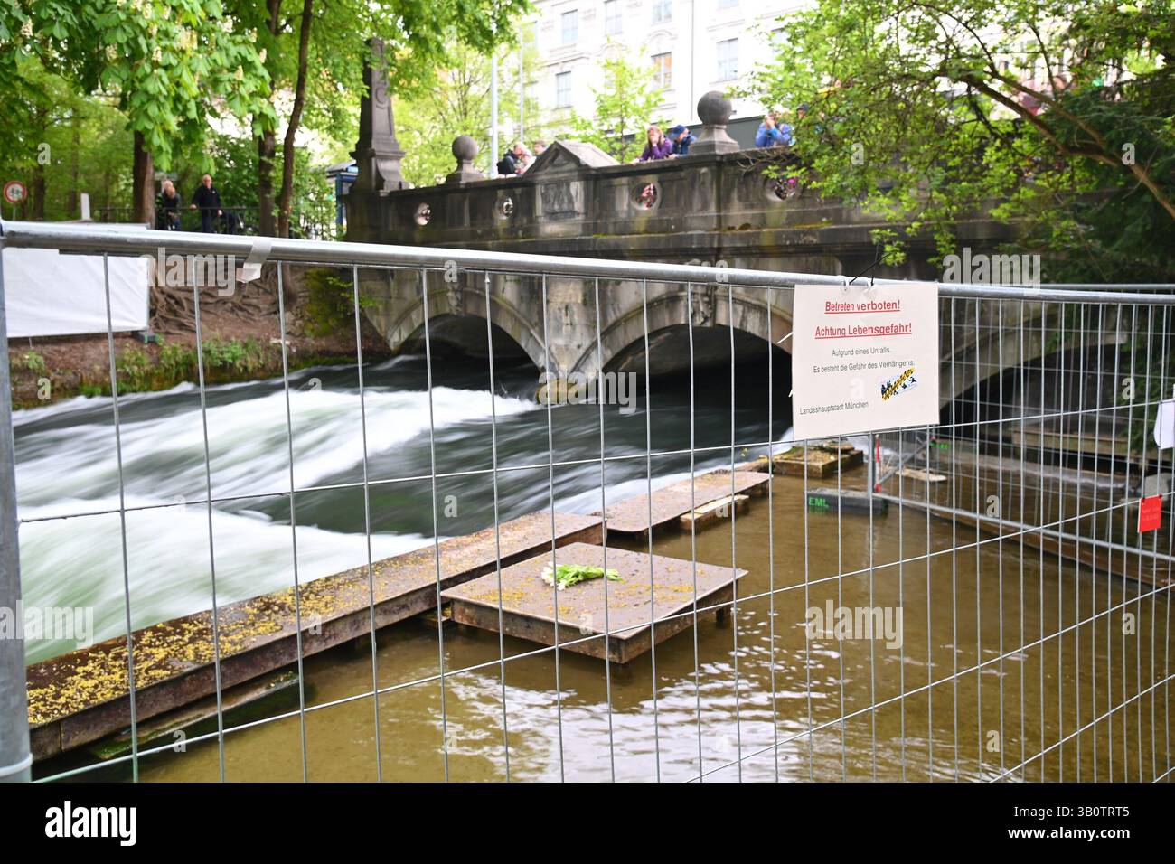 Munich, Deutschland. 24th Apr, 2025. Munich's Eisbach wave closed after ...