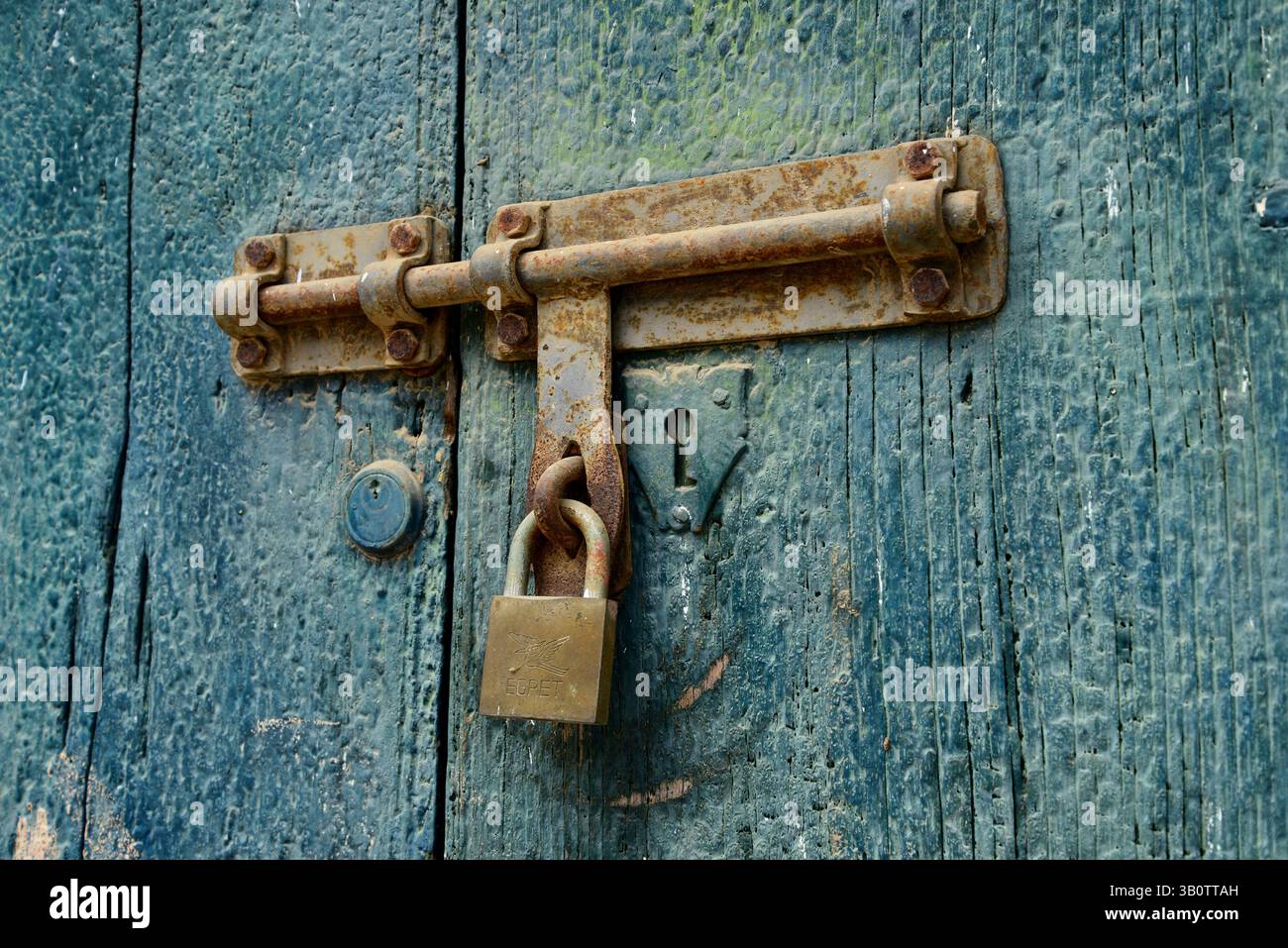 Colonial lock hi-res stock photography and images - Alamy