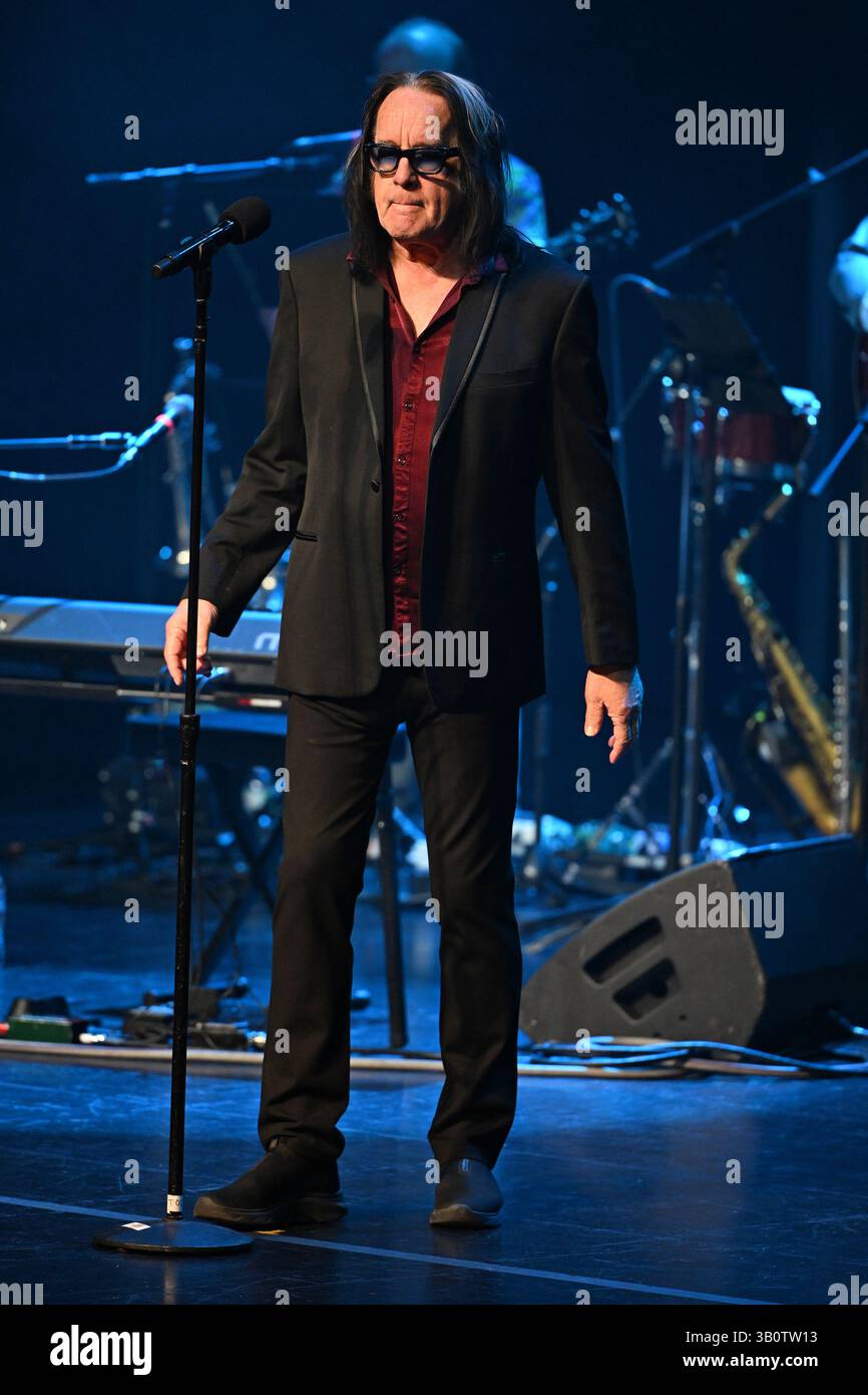 Fort Lauderdale, FL, USA. 23rd Apr, 2025. Todd Rundgren performs during ...
