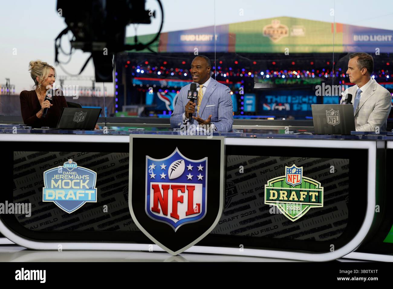From left, Colleen Wolfe, Charles Davis, and Daniel Jeremiah during ...