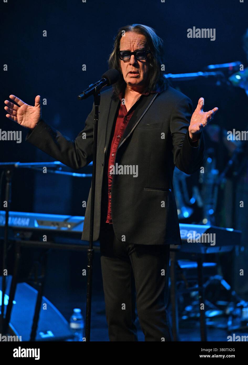 Fort Lauderdale, FL, USA. 23rd Apr, 2025. Todd Rundgren performs during ...