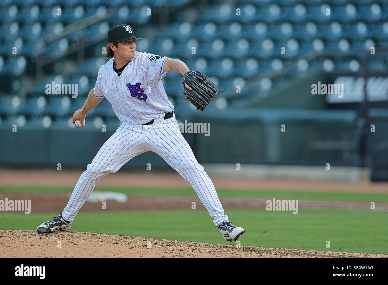 Winston-Salem, NC. USA; Winston-Salem Dash pitcher Clete Hartzog (16 ...