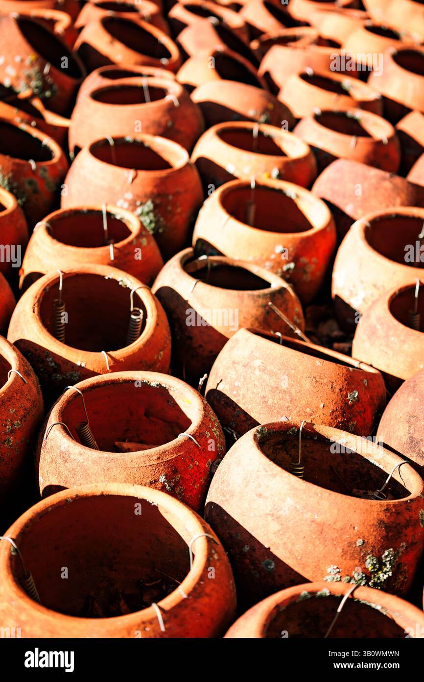 Resemble vessels hi-res stock photography and images - Alamy