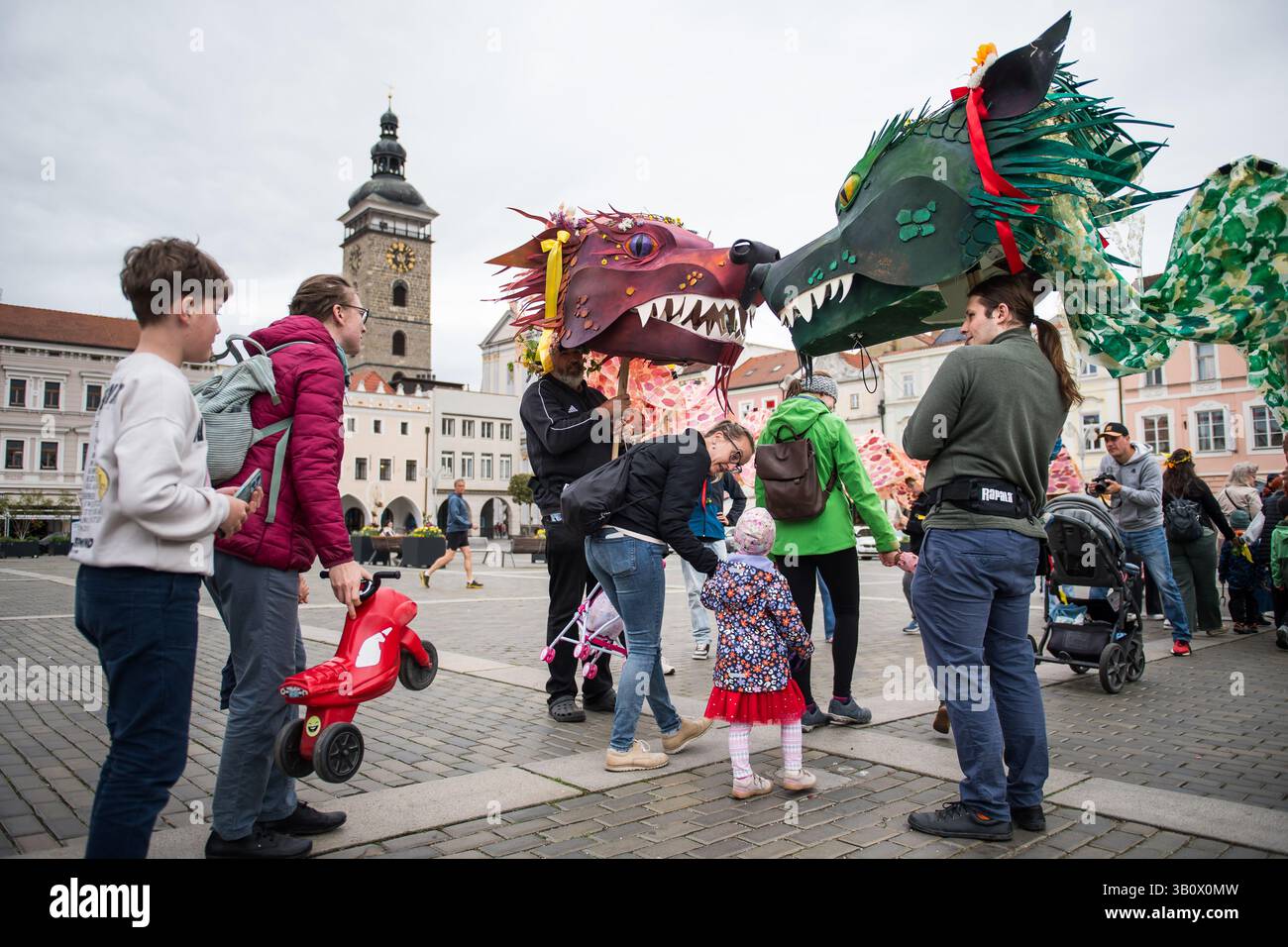 Budweis, Czech Republic. 24th Apr, 2025. A parade with puppets of two ...