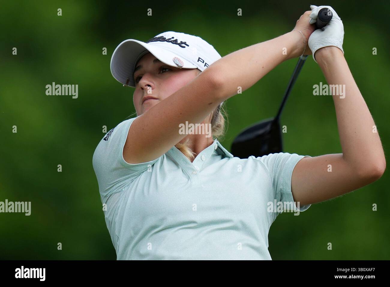 Gianna Clemente hits on the ninth hole during the first round of the ...