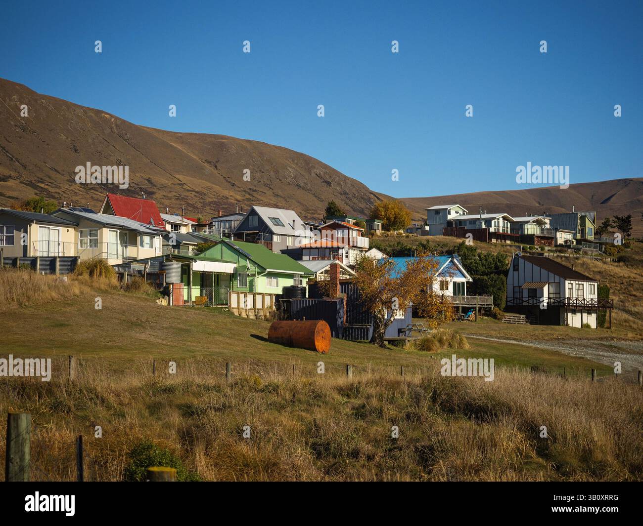 Typical New Zealand architecture house buildings at Lake Clearwater ...