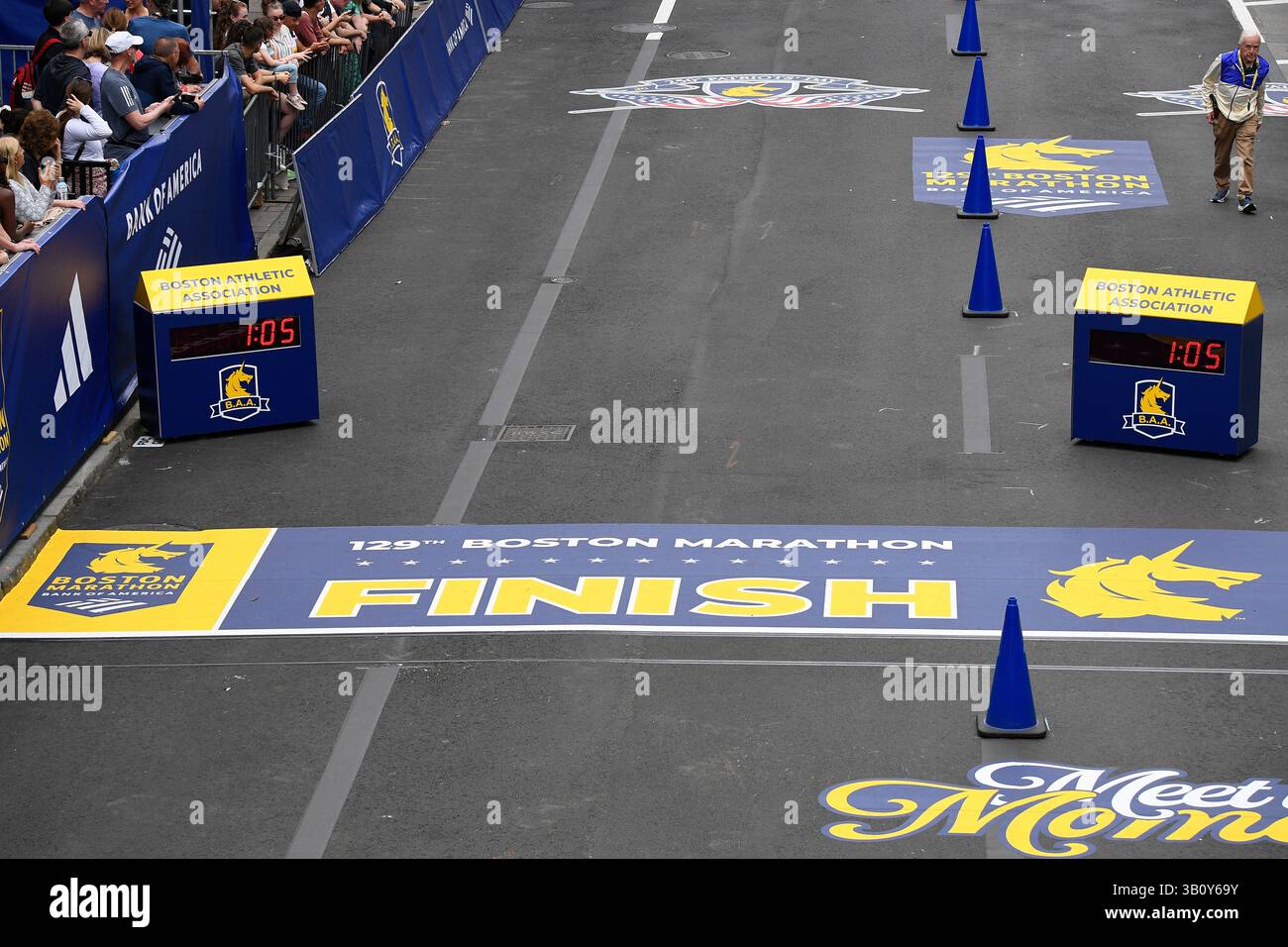BOSTON, MA - APRIL 19: A general view of the 129th Boston Marathon ...