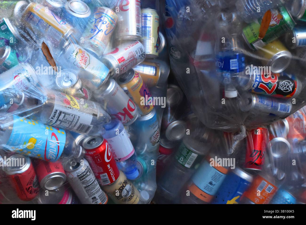 Recycling aluminum soda cans hi-res stock photography and images - Alamy