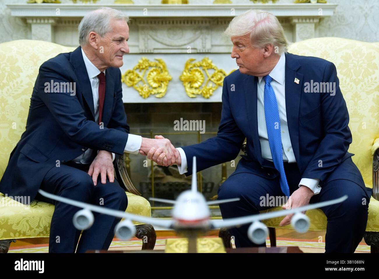 President Donald Trump greets Norwegian Prime Minister Jonas Gahr Støre ...