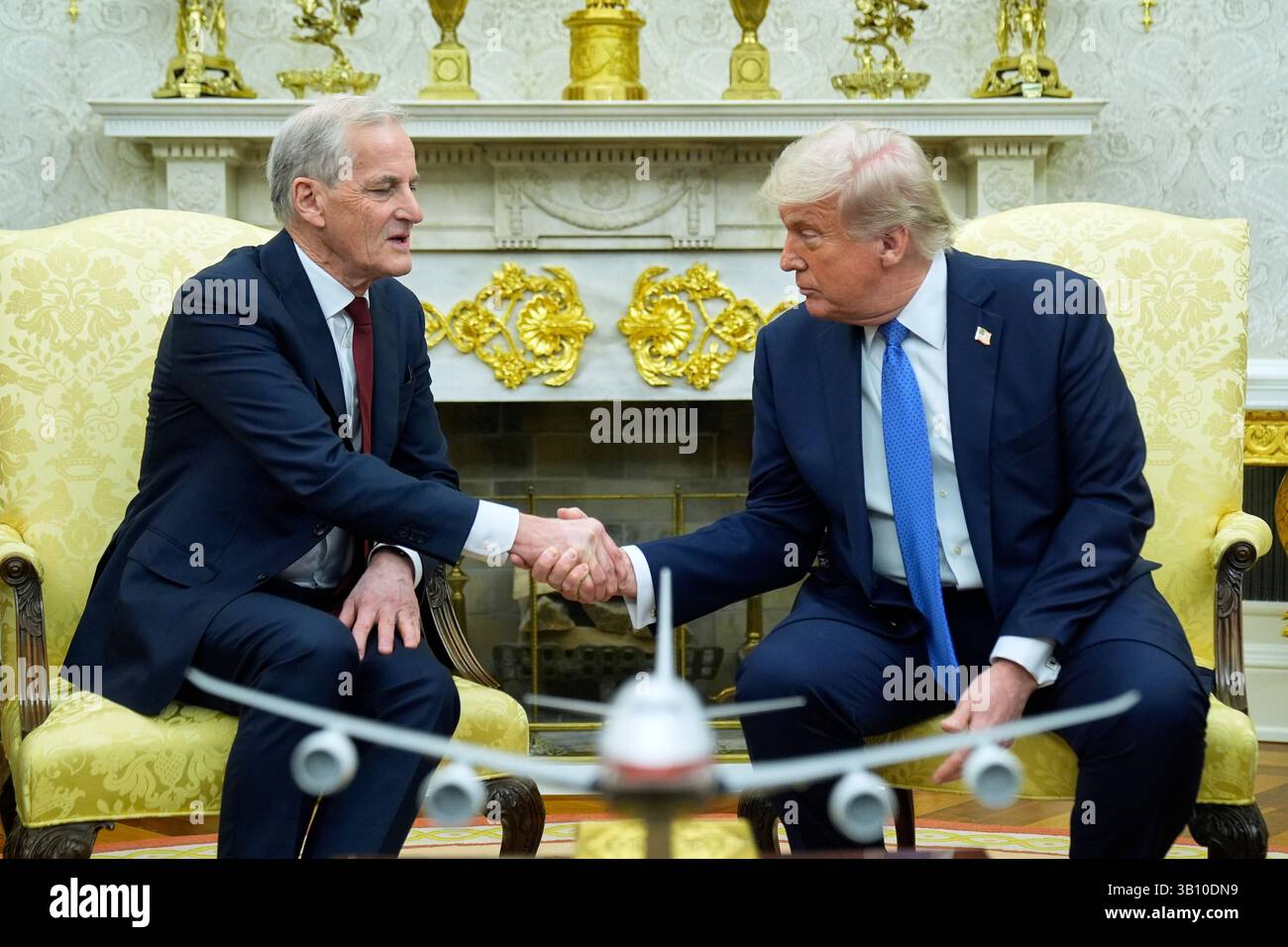 President Donald Trump greets Norwegian Prime Minister Jonas Gahr Støre ...