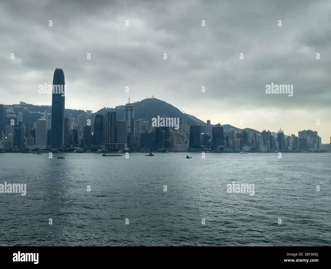 Urban skyline showcasing dense city hi-res stock photography and images - Alamy