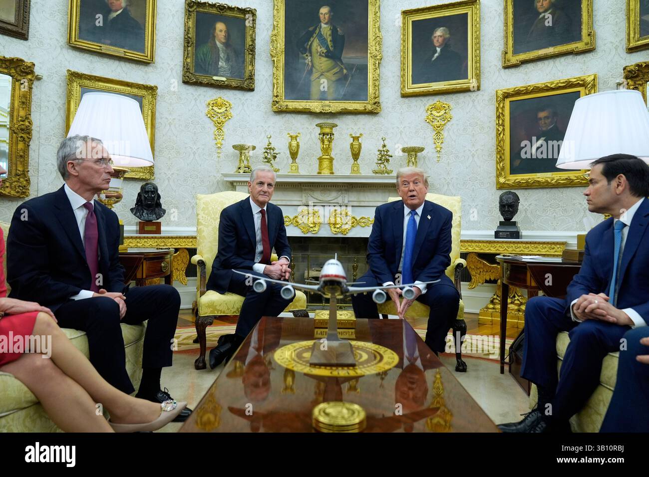 President Donald Trump and Norwegian Prime Minister Jonas Gahr Støre ...