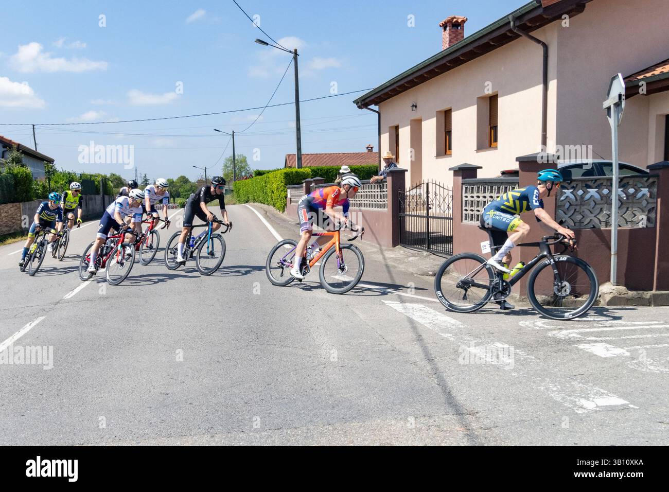 Oviedo, Spain. 24th April 2025. The group of escapees passing through ...