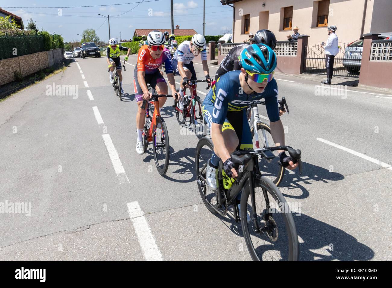 Oviedo, Spain. 24th April 2025. The group of escapees passing through ...