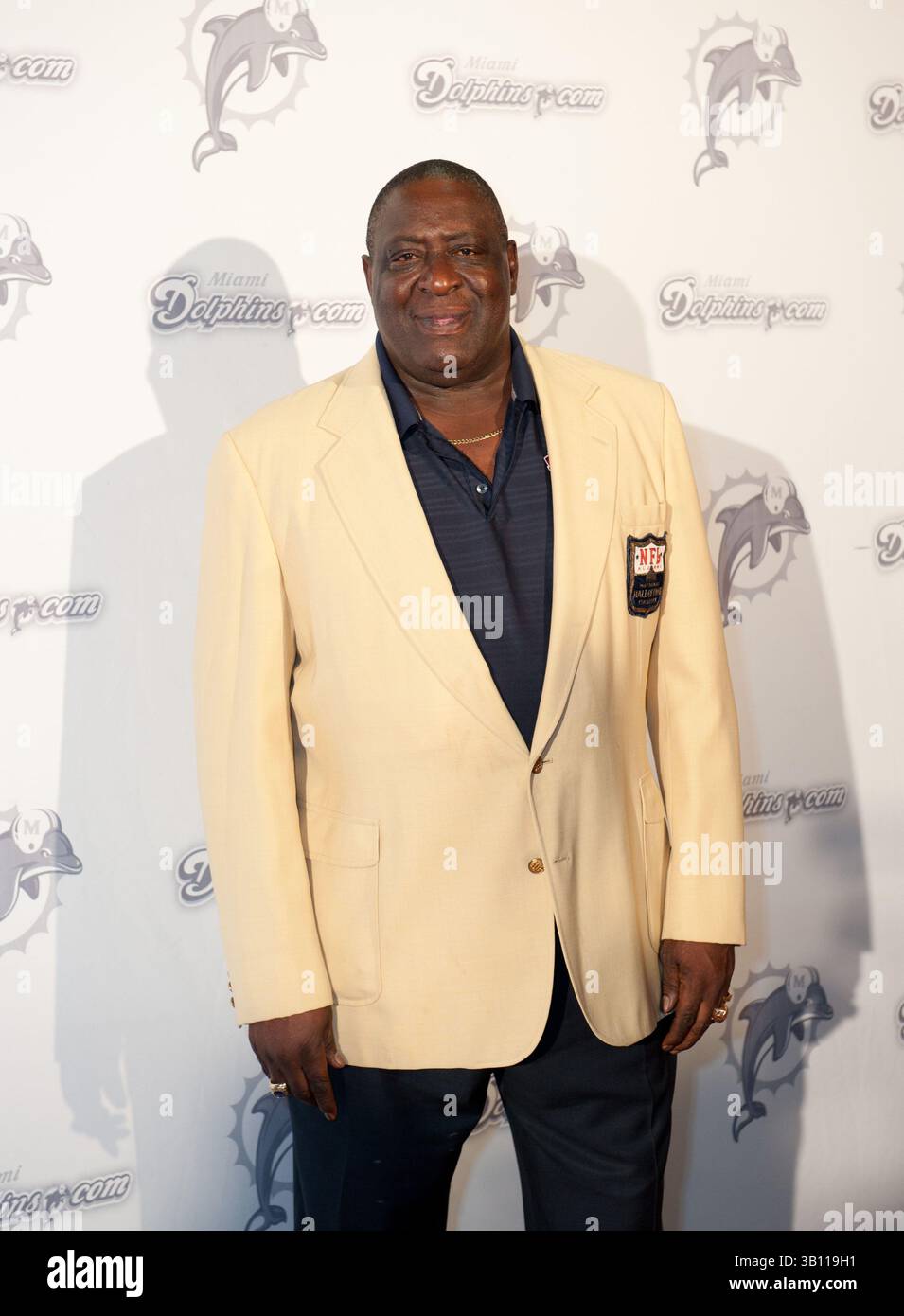 Larry little dolphins hi-res stock photography and images - Alamy