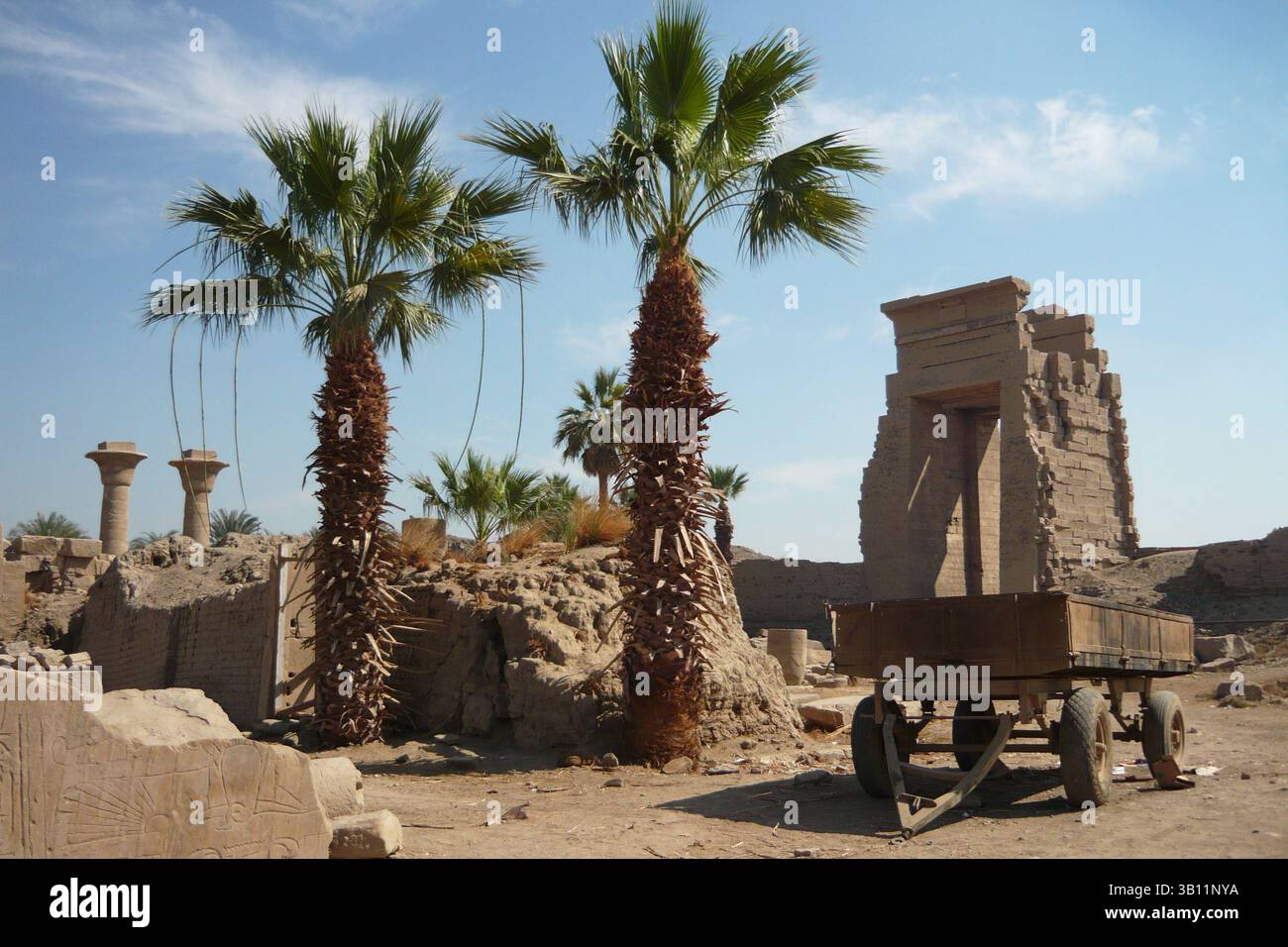 Temple complex in Egypt, stone ruins, desert landscape Stock Photo - Alamy