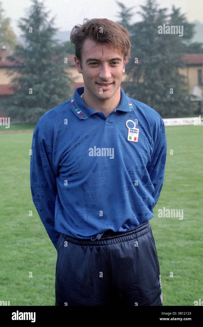 Pierluigi casiraghi nazionale italiana 1994 hi-res stock photography and images - Alamy