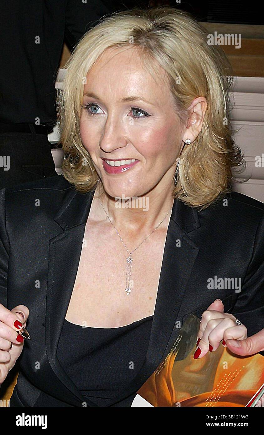 Oct. 20, 2007 - New York, New York, U.S. - J.K. Rowling signs copies of ...
